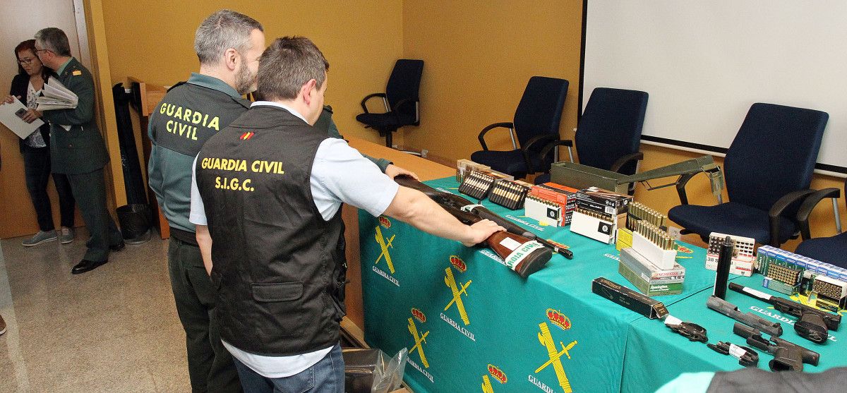 La Guardia Civil desmantela un taller clandestino de armas