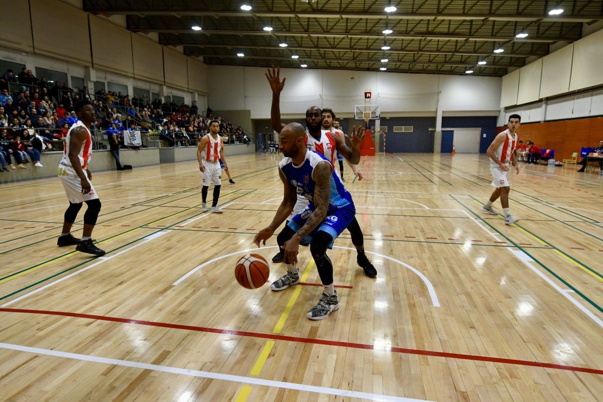 Partido entre Peixe Galego y Gijón Basket en el CGTD