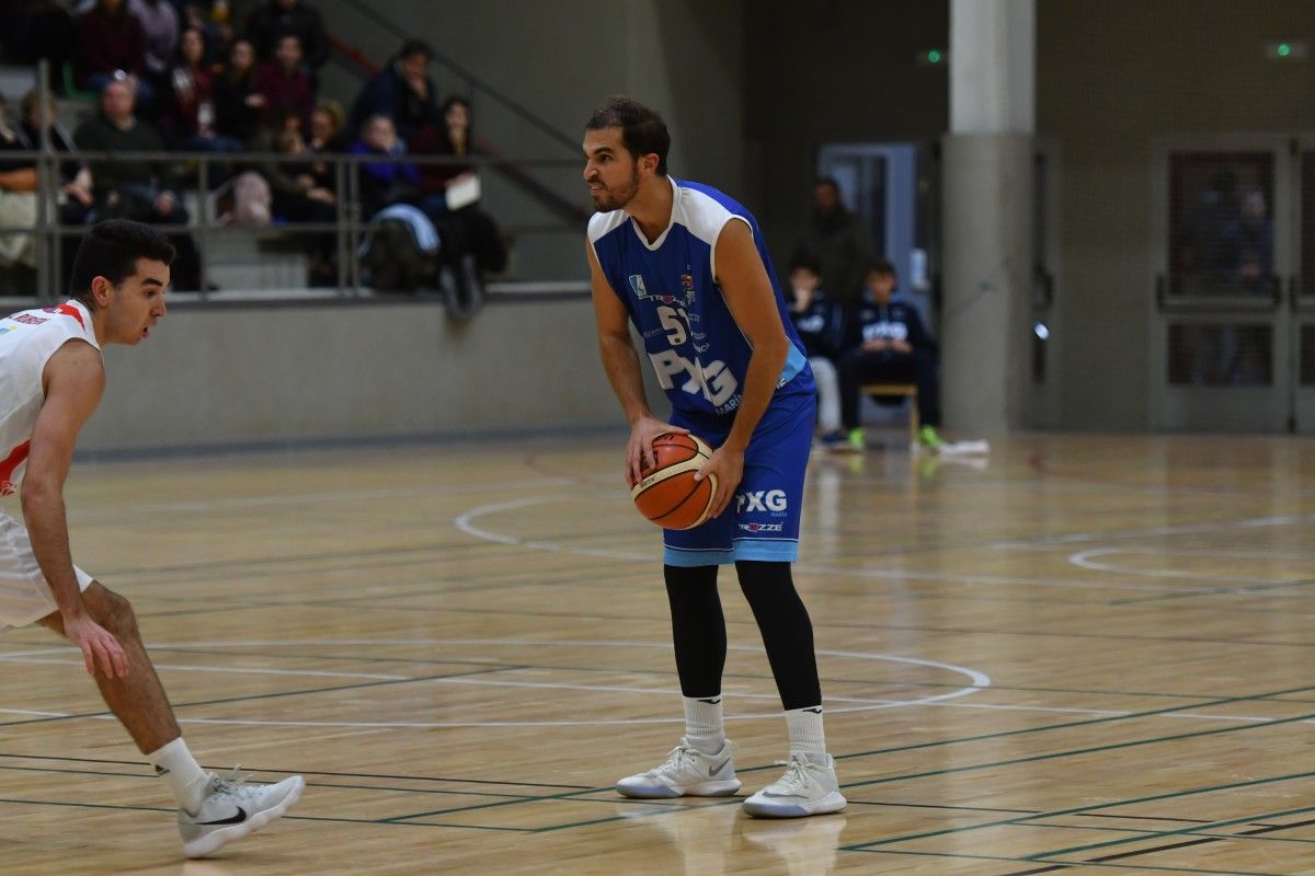 Partido entre Peixe Galego y Gijón Basket en el CGTD