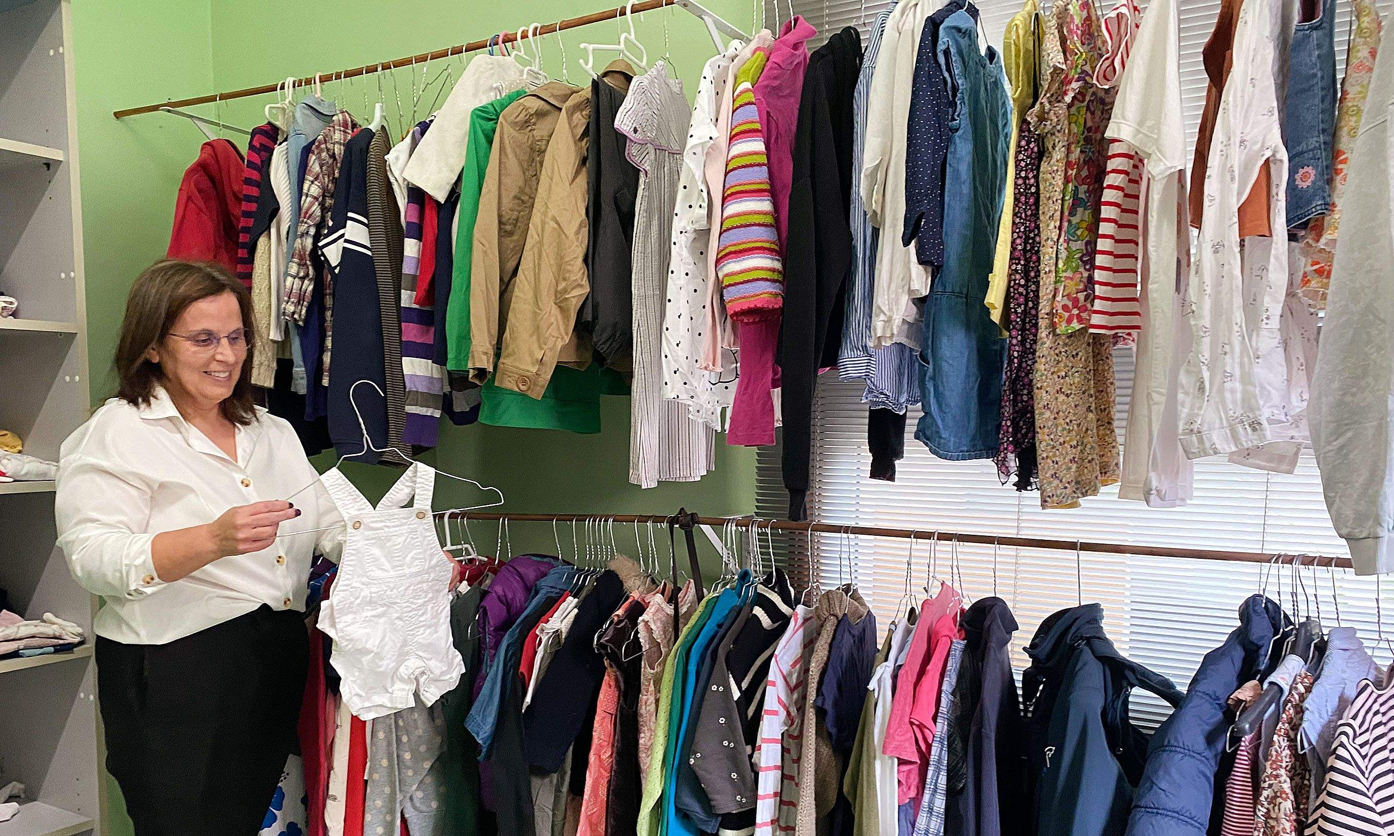 Un ano vestindo a familias de Poio con dificultades: "Supón un gran ...