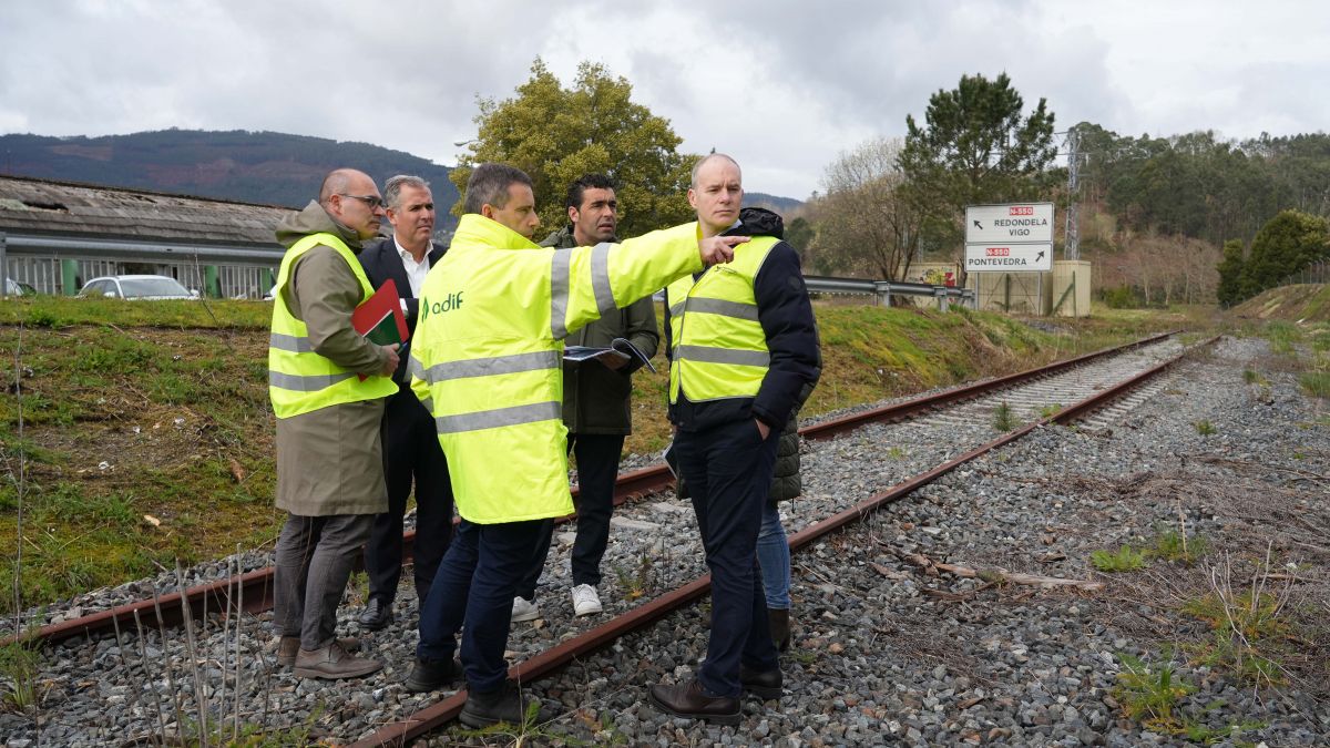 Inspeccionan o antigo trazado ferroviario entre Arcade e Pontevedra ...