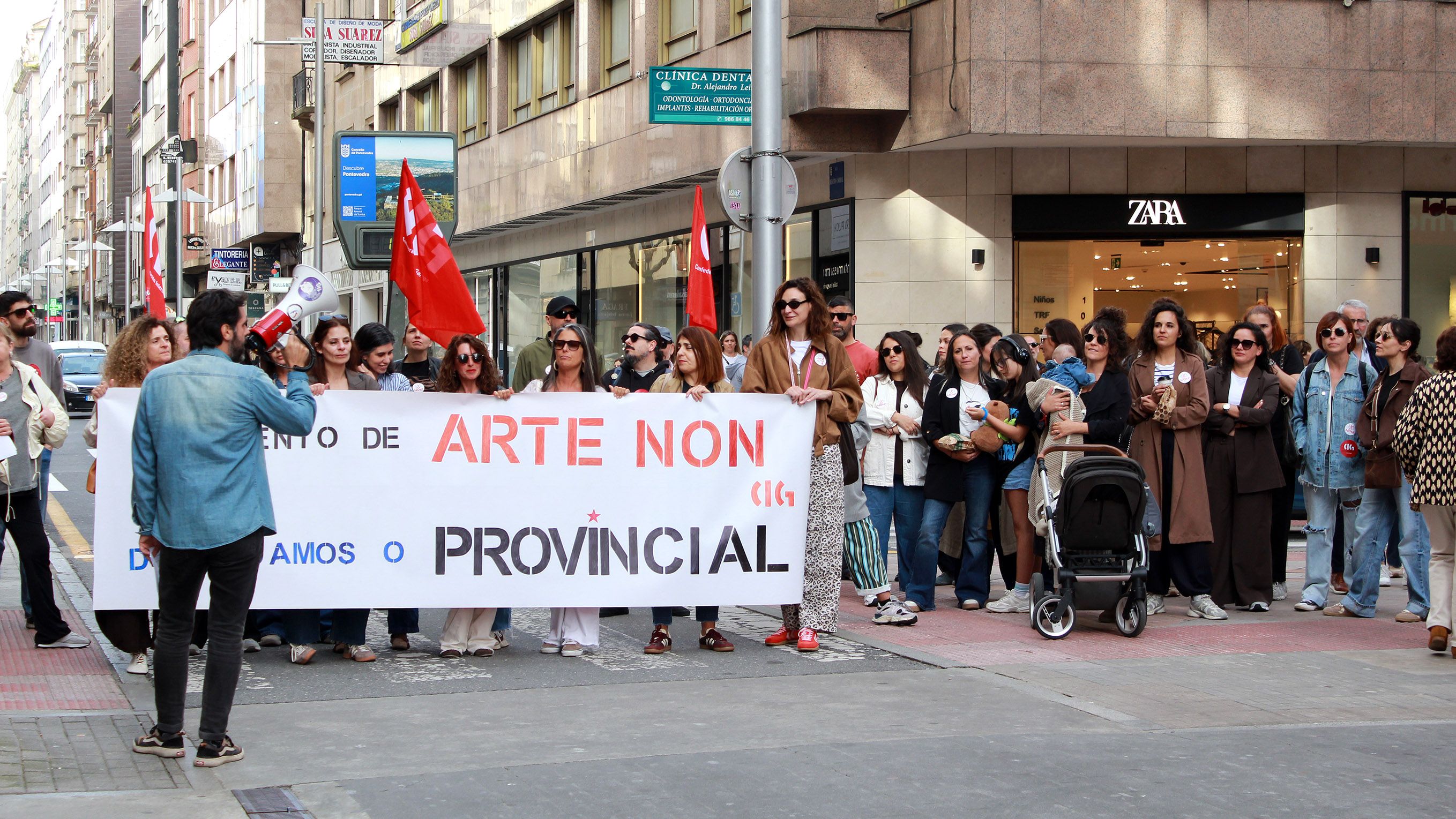 Protestas delante de Zara, H&M y Mango contra el convenio estatal del ...